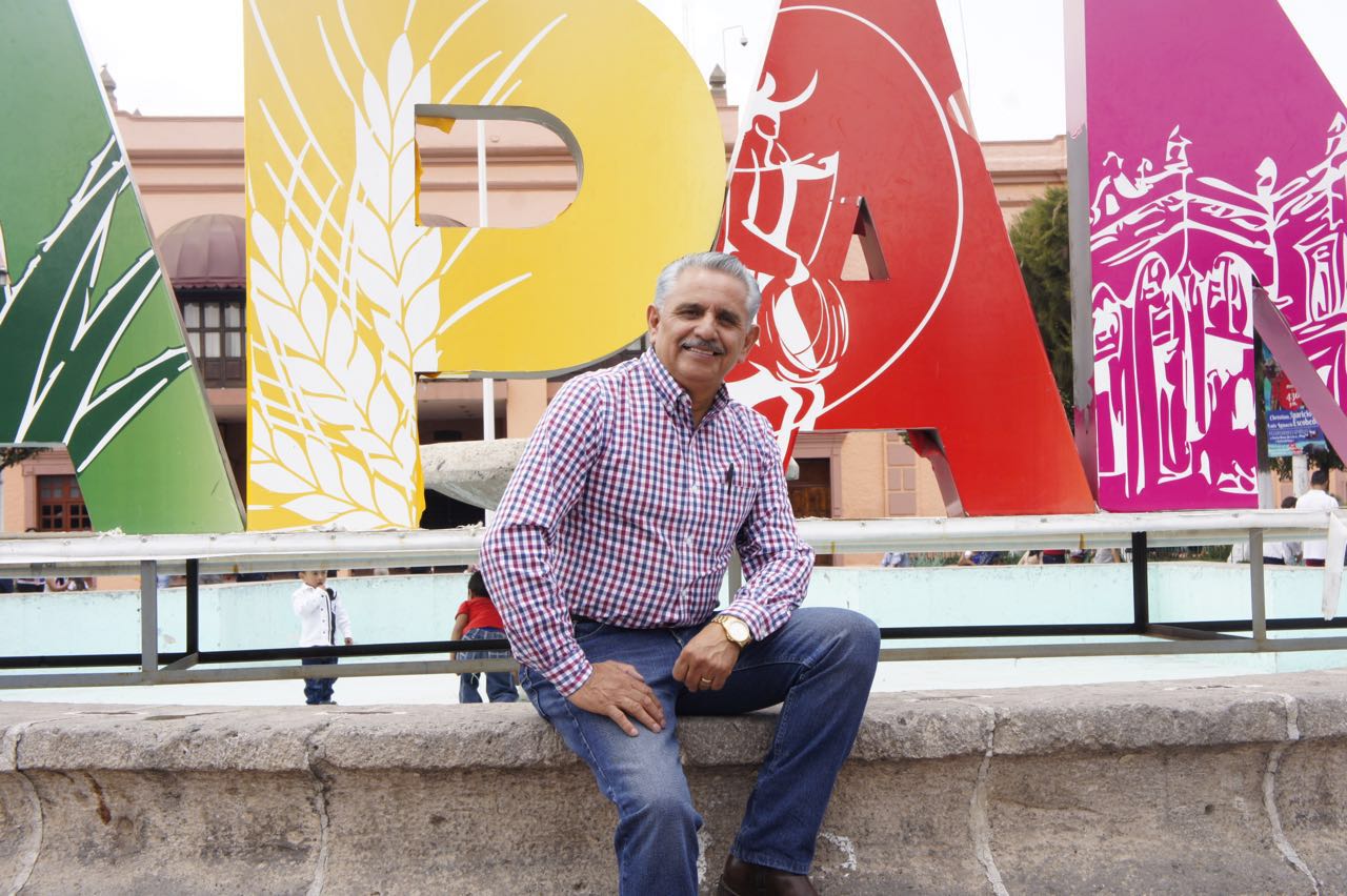 Alberto Arango ofrece honradez total en Apan - El reportero